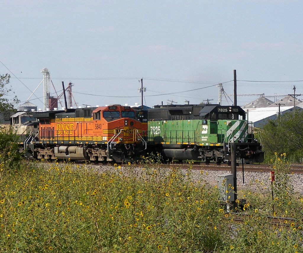 BN 7825, BNSF 2181 & BNSF 5840